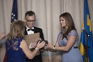 Sweden’s Heliospectra wins green award - Greenhouse Management